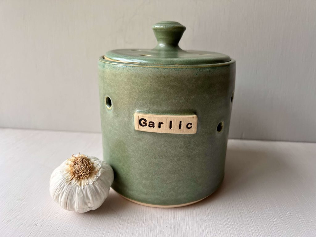 Large Garlic Pot - Jo Edwards Ceramics